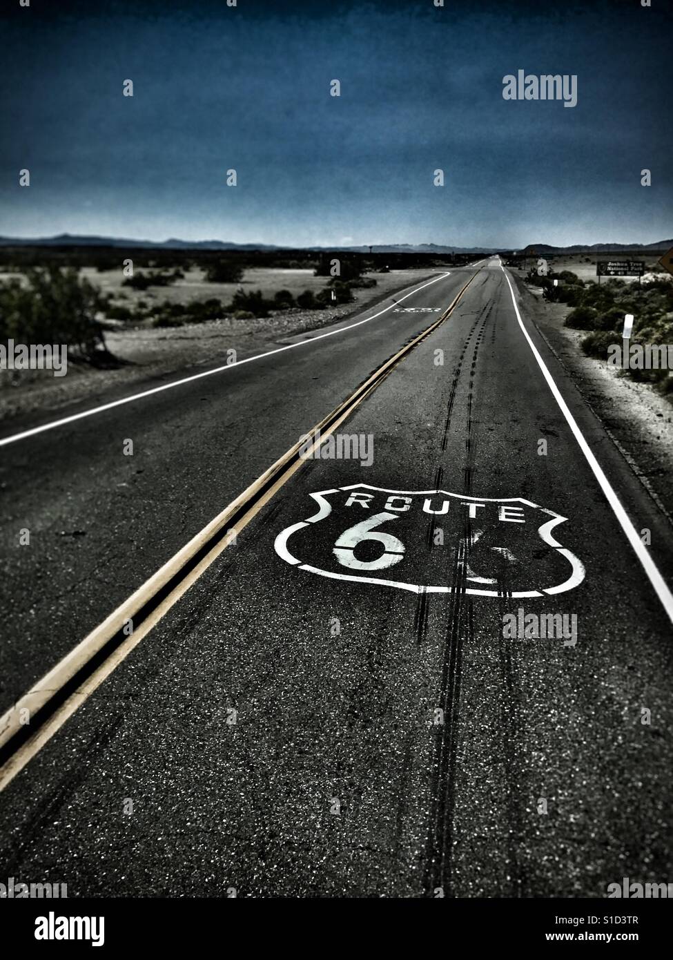Route 66 sign hi-res stock photography and images - Alamy