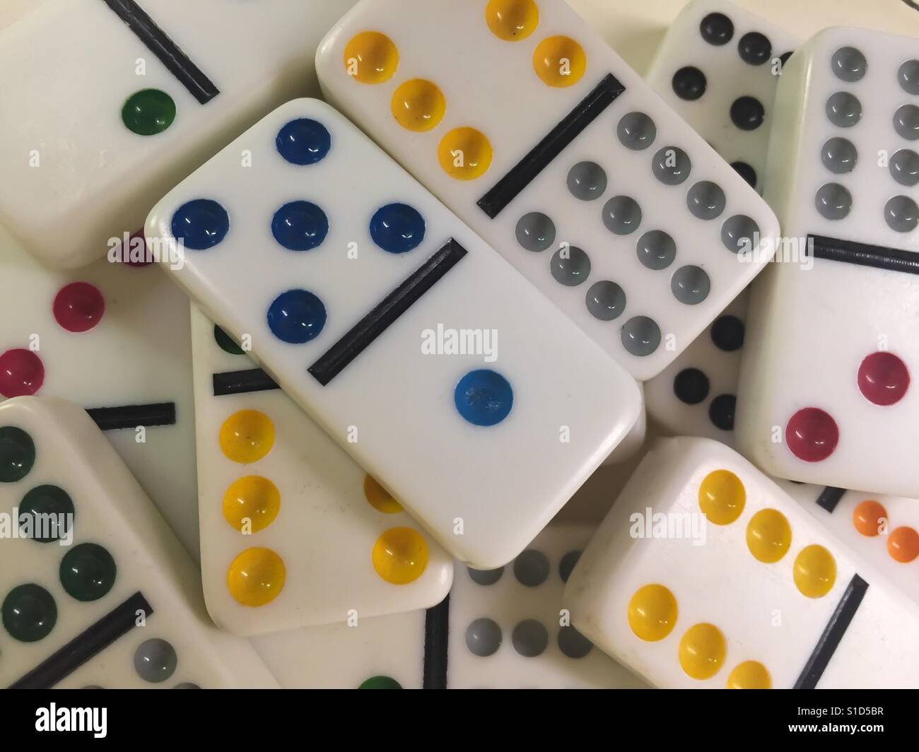 Domino tiles hi-res stock photography and images - Alamy