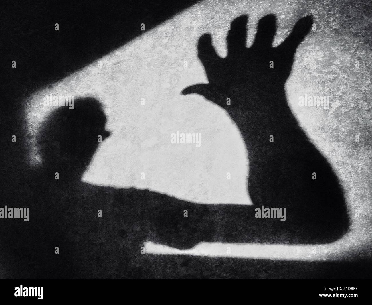 Shadowy figure hi-res stock photography and images - Alamy