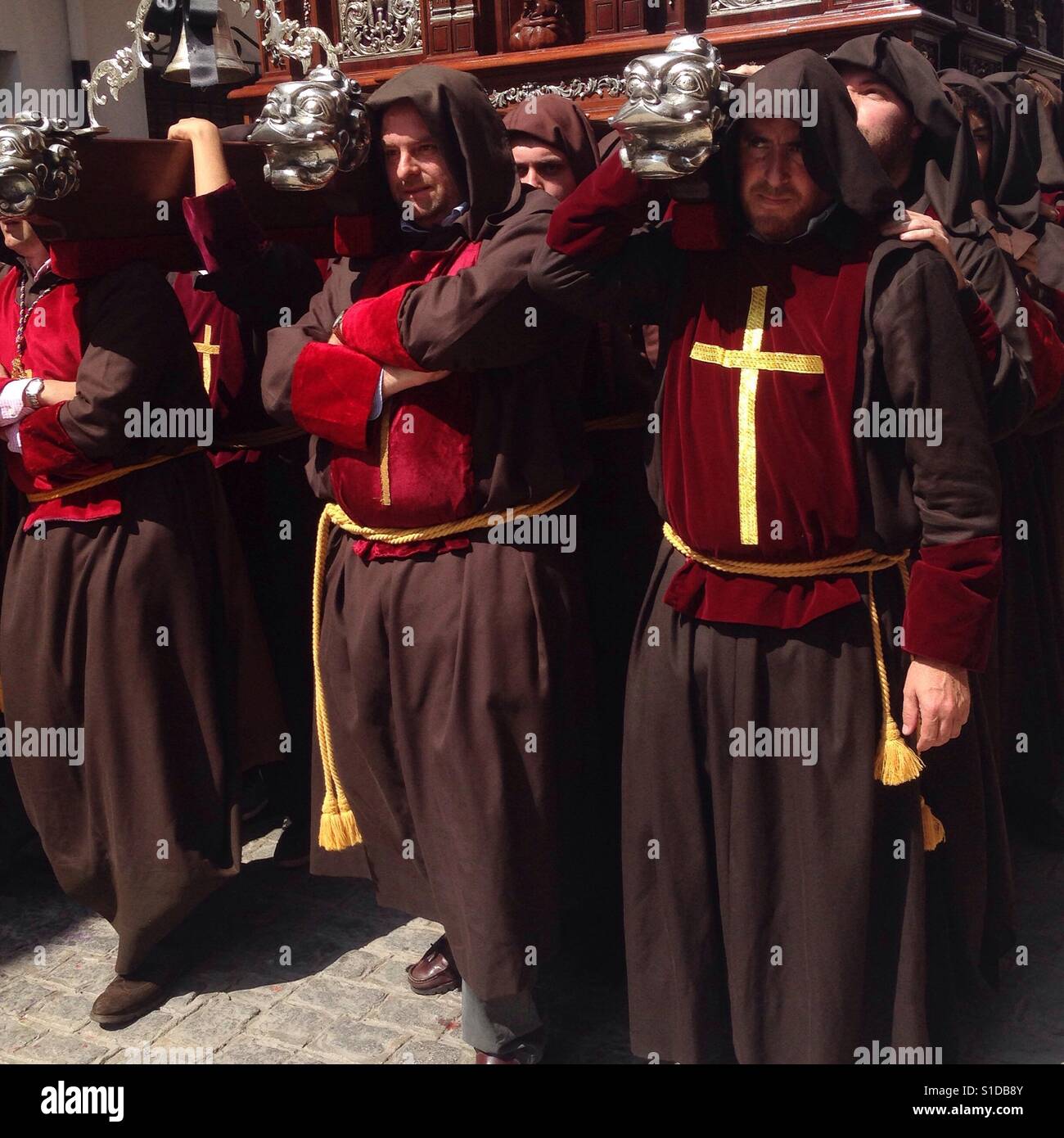 Hooded statue hi-res stock photography and images - Alamy