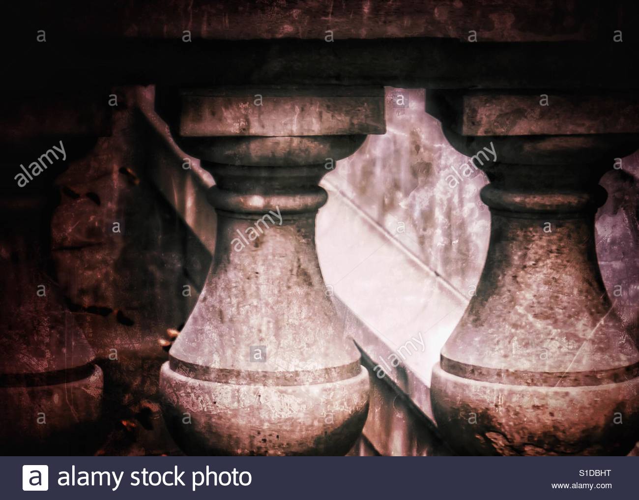 Pillar of fence hi-res stock photography and images - Alamy