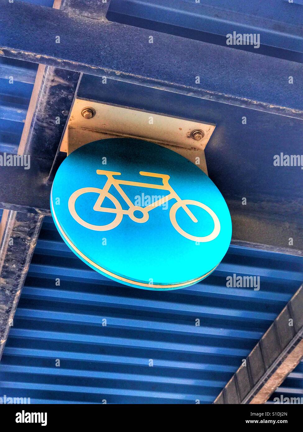 Blue bicycle sign hi-res stock photography and images - Alamy
