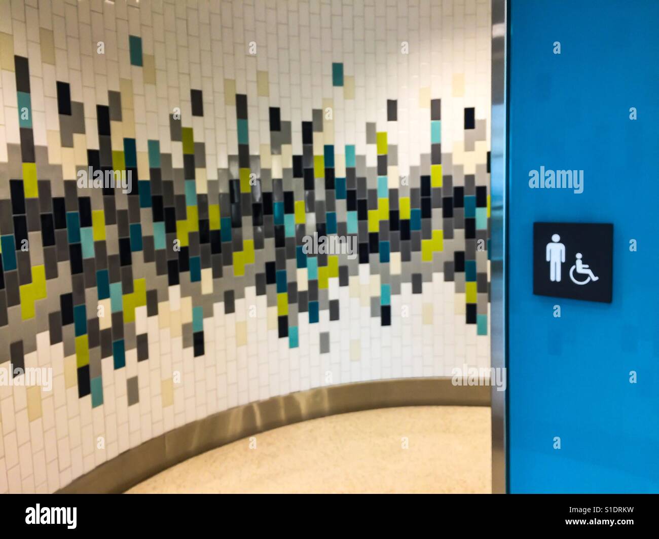 Mens washroom hi-res stock photography and images - Alamy