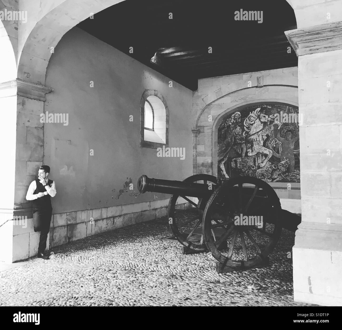 Man cannon hi-res stock photography and images - Alamy
