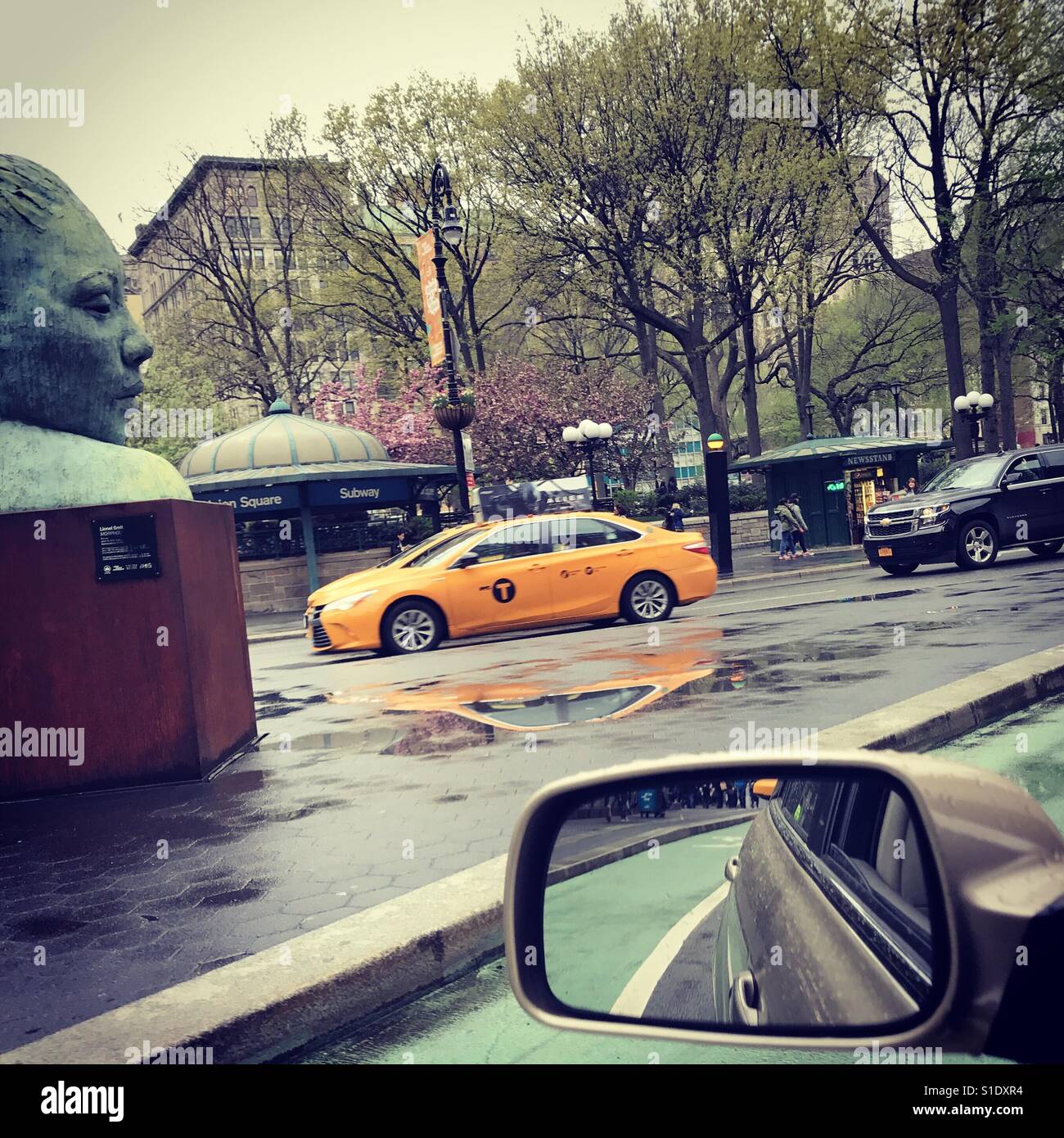 Your rainy day in Union Square, New York City Stock Photo - Alamy