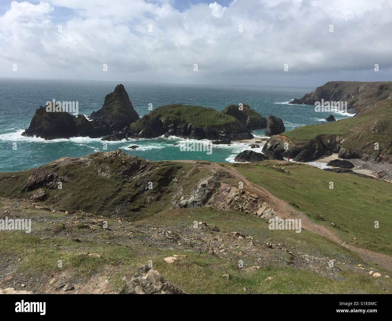 Cornwall coast rocks hi-res stock photography and images - Alamy