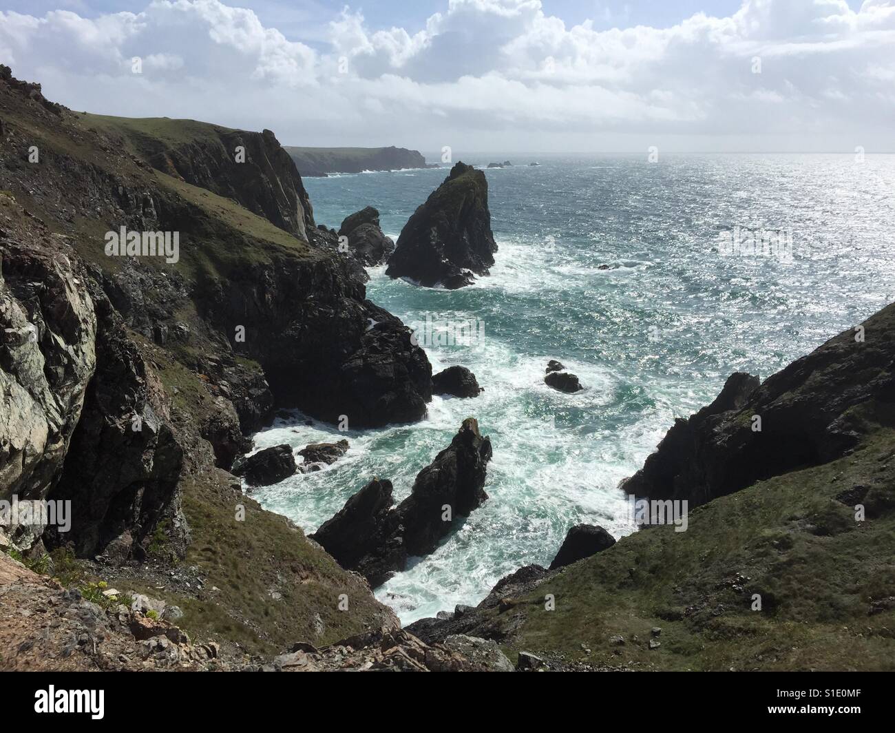 Cornwall coast rocks hi-res stock photography and images - Alamy