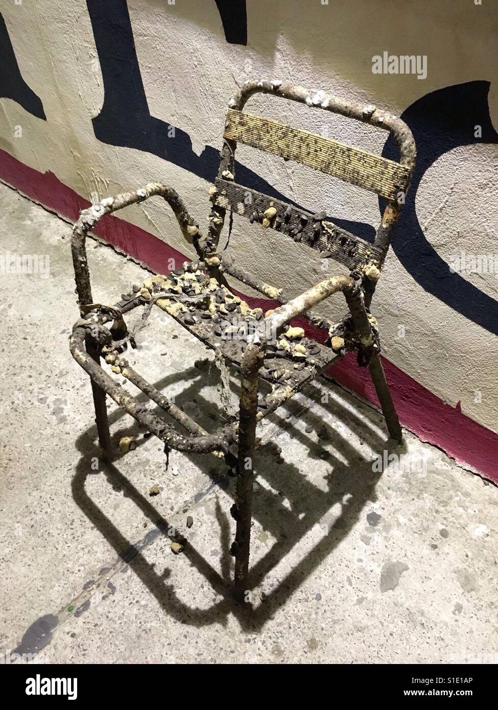 Rotten chair ocean Stock Photo - Alamy