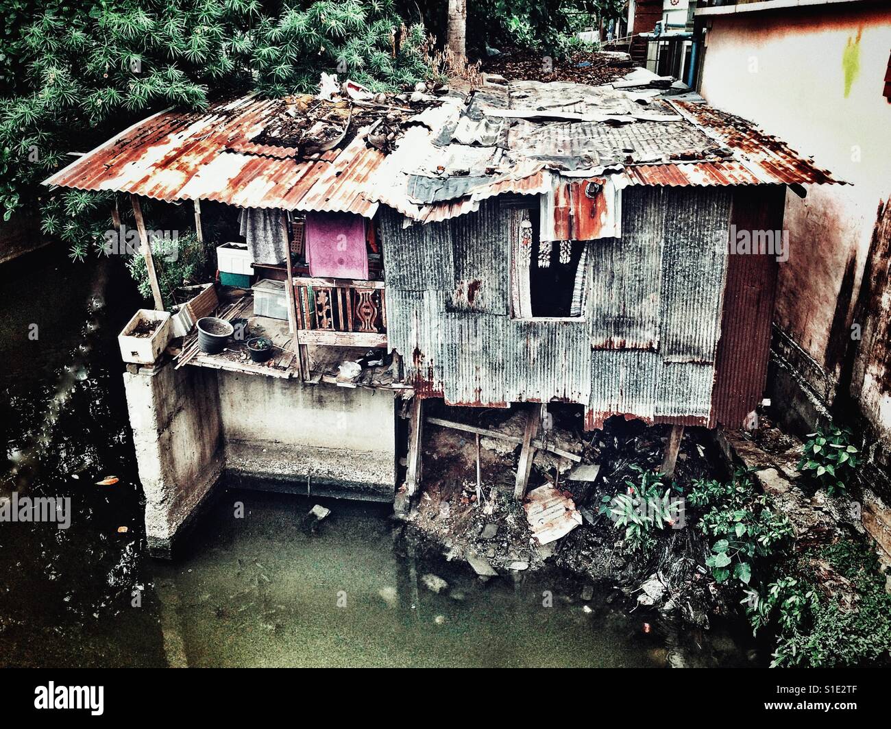 Tin sheets hi-res stock photography and images - Alamy