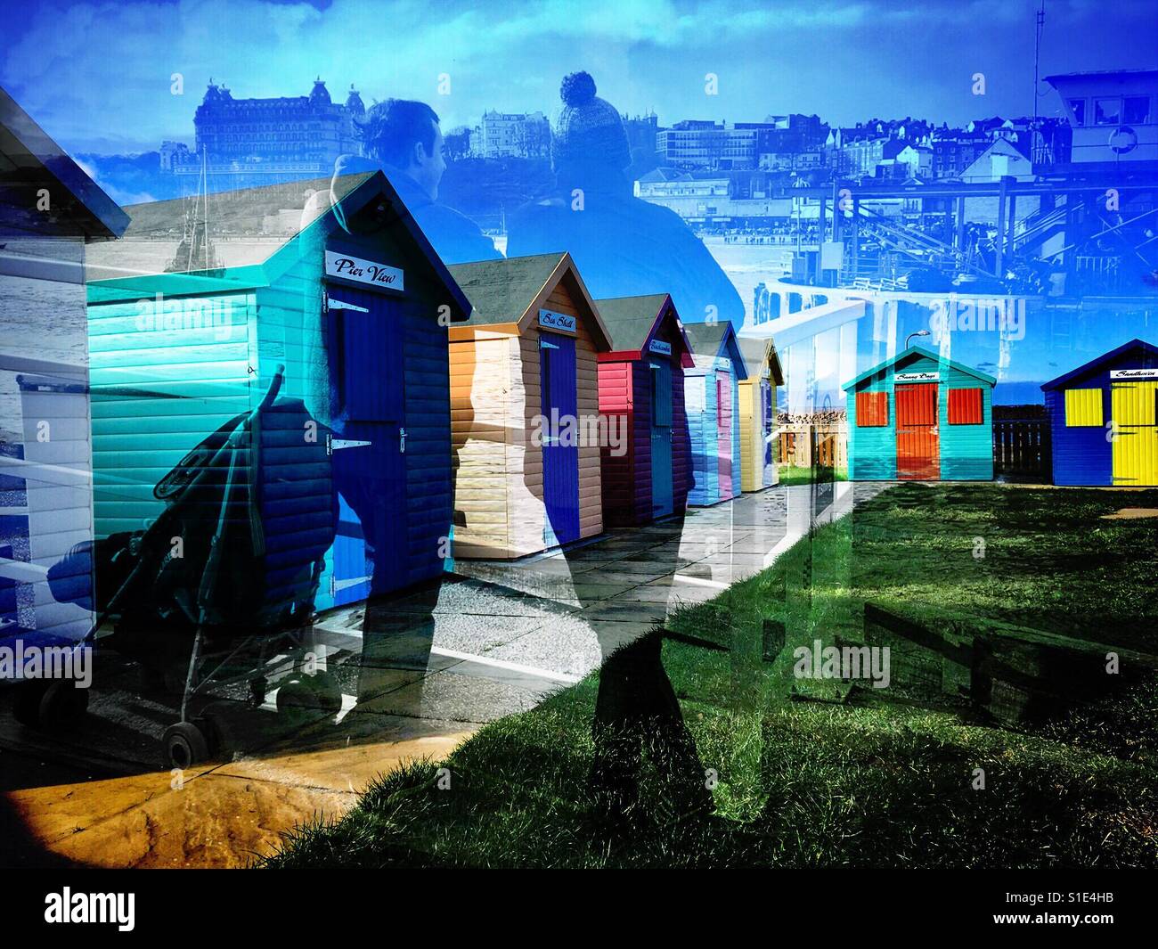 Amble beach huts hi-res stock photography and images - Alamy