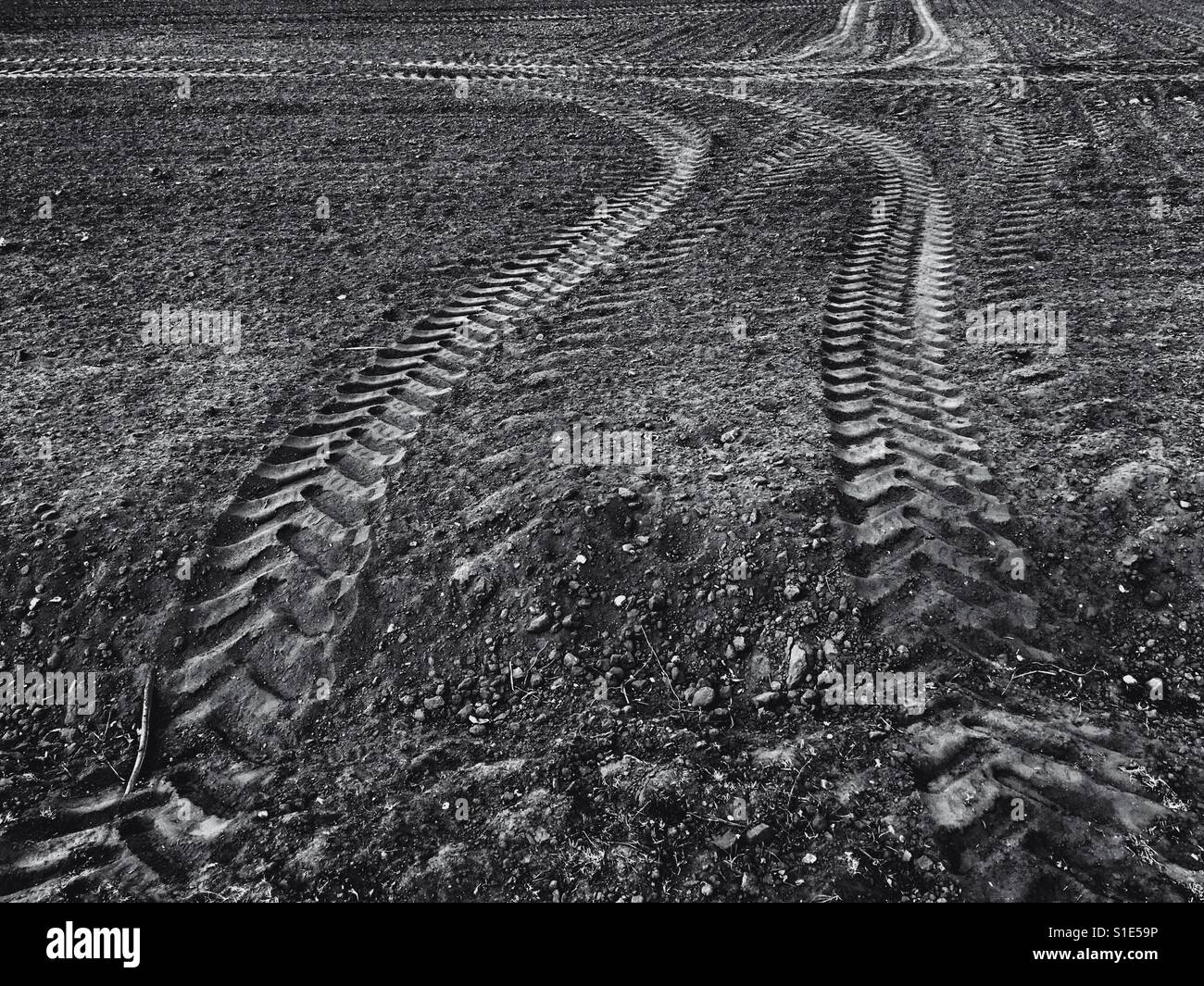 Tractor tracks uk hi-res stock photography and images - Alamy
