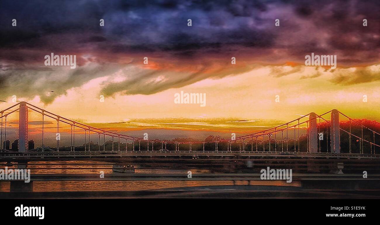 London sunset stormy sky hi-res stock photography and images - Alamy