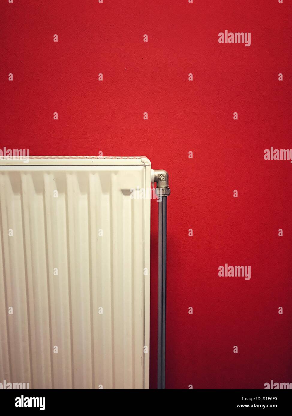 Radiator on wall hi-res stock photography and images - Alamy