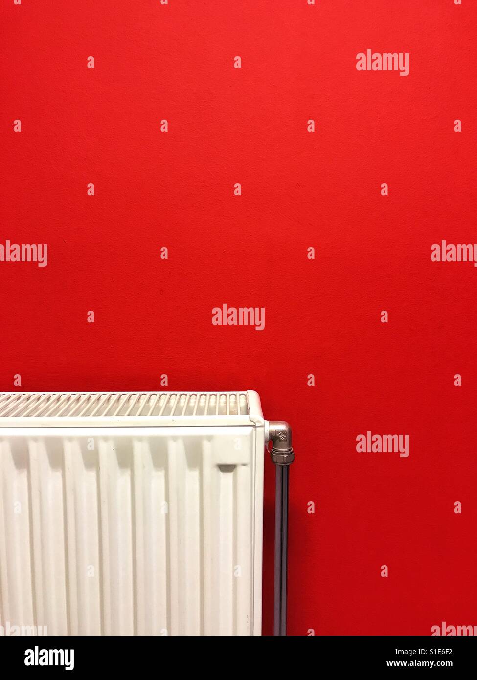 Radiator on wall hi-res stock photography and images - Alamy