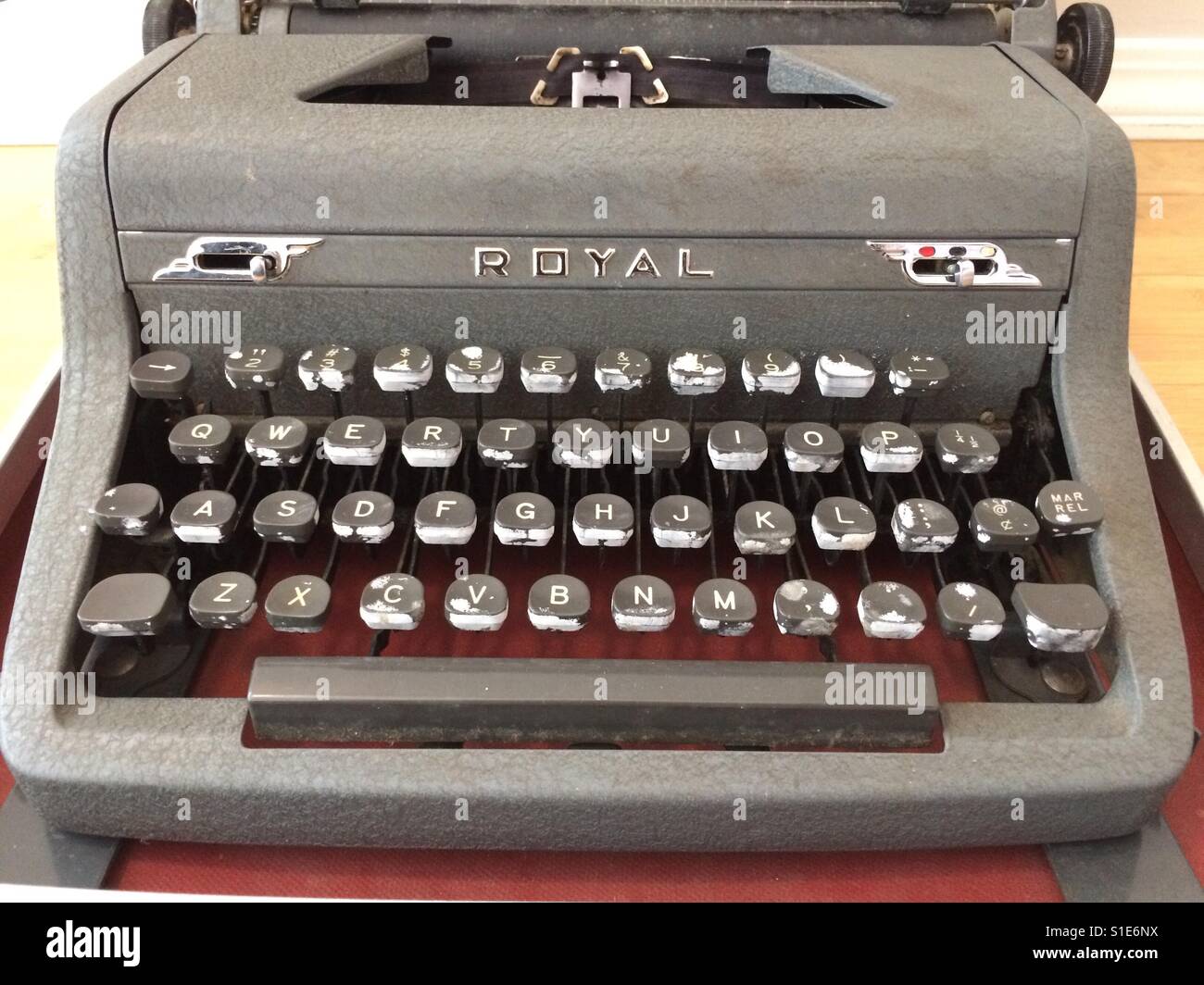 Old school typewriter hi-res stock photography and images - Alamy