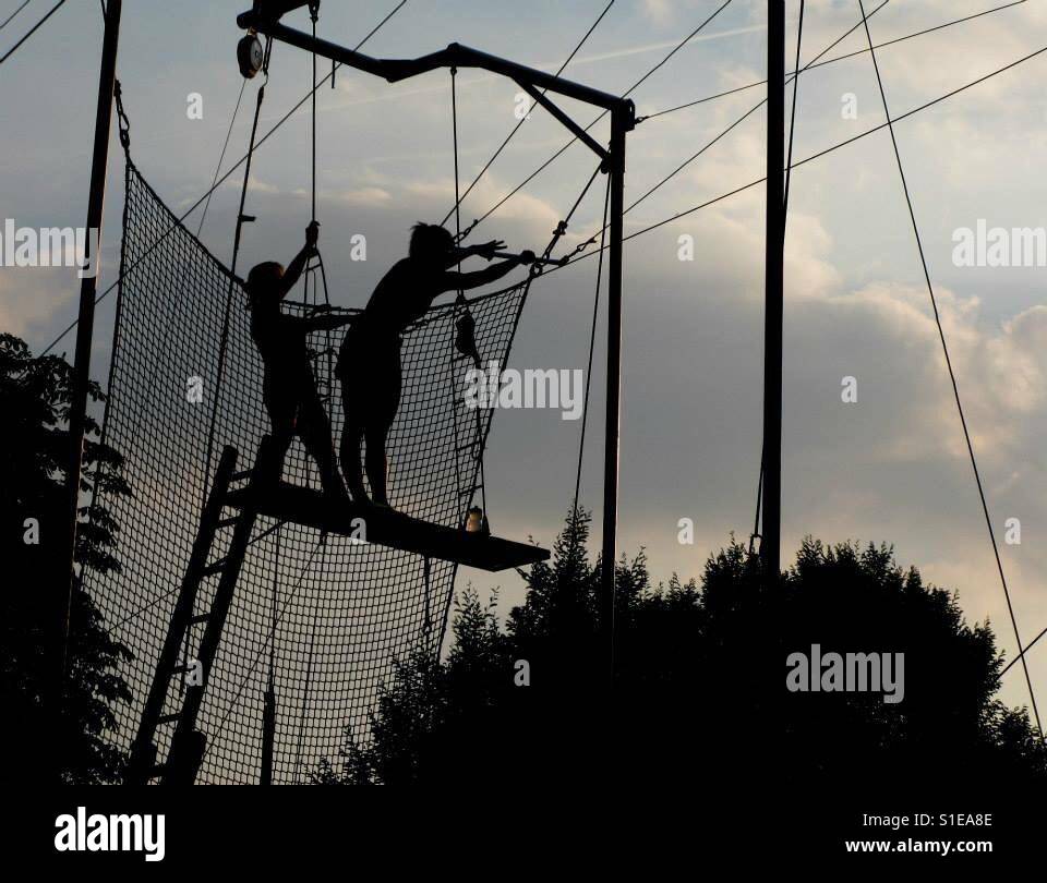 Flying trapeze hi-res stock photography and images - Alamy
