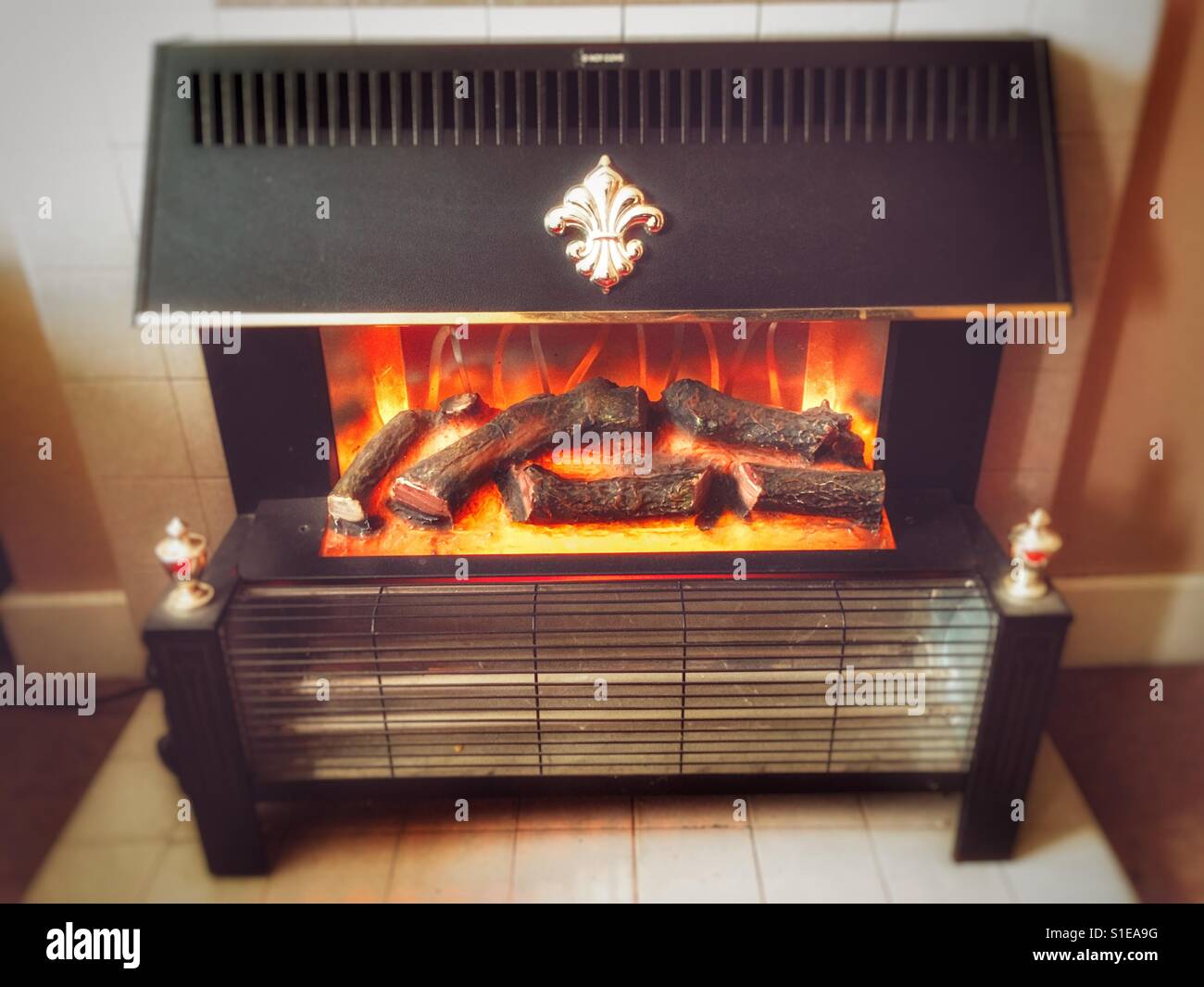 Electric fire hi-res stock photography and images - Alamy