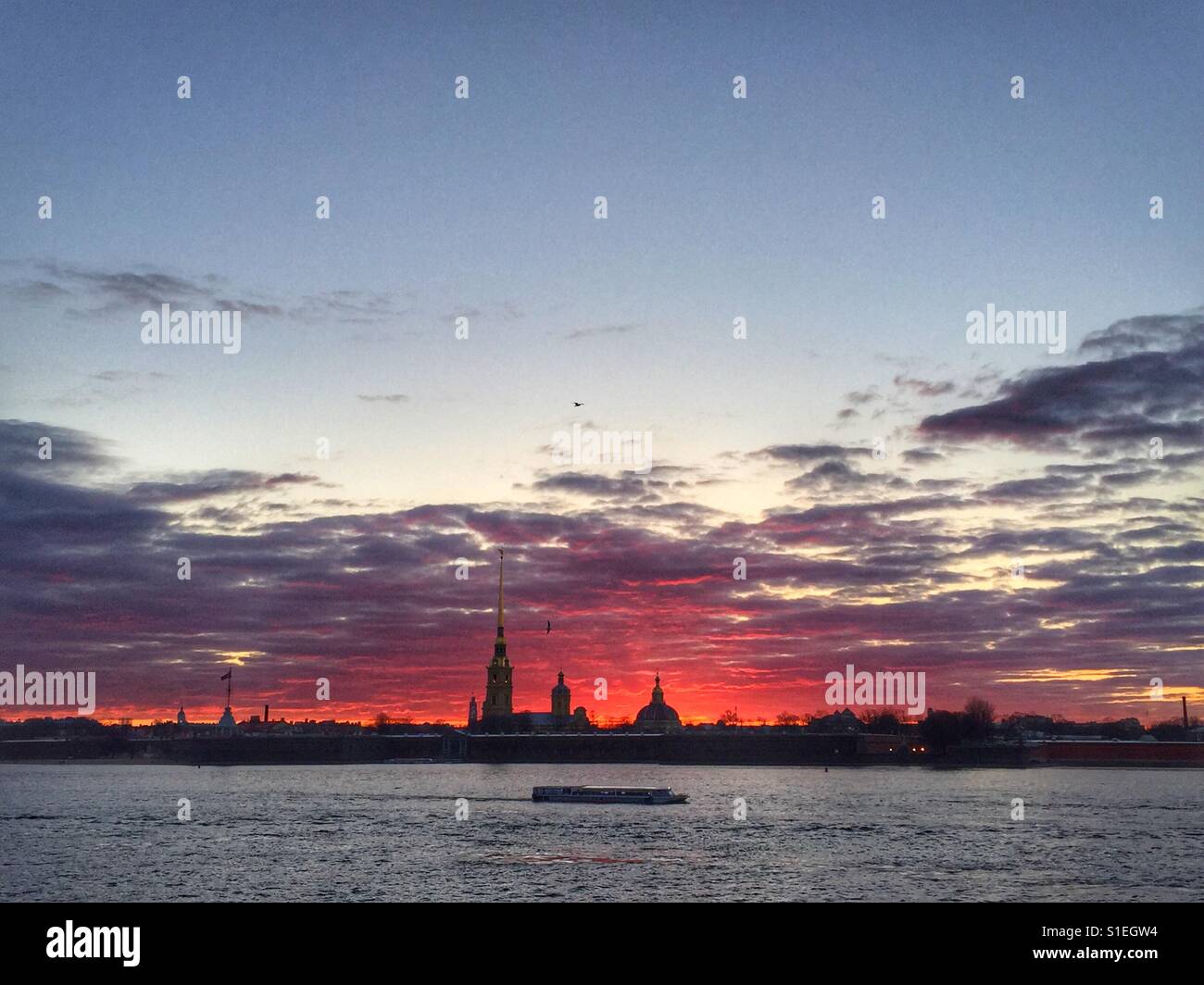 St petersburg at sunset hi-res stock photography and images - Alamy