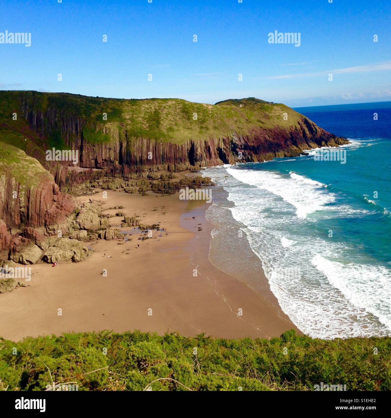 Manorbier beach hi-res stock photography and images - Alamy