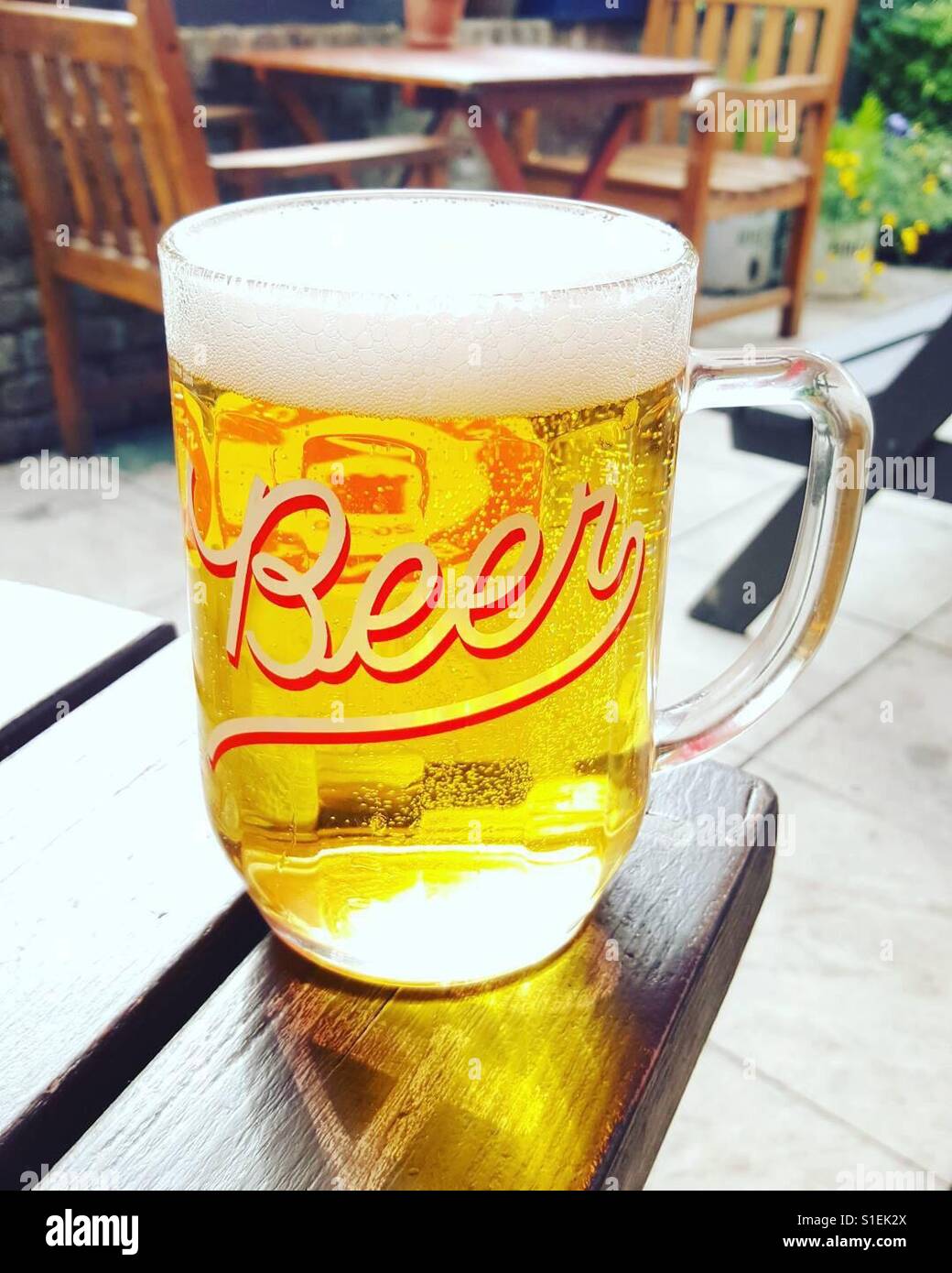 Glass of english ale hi-res stock photography and images - Alamy