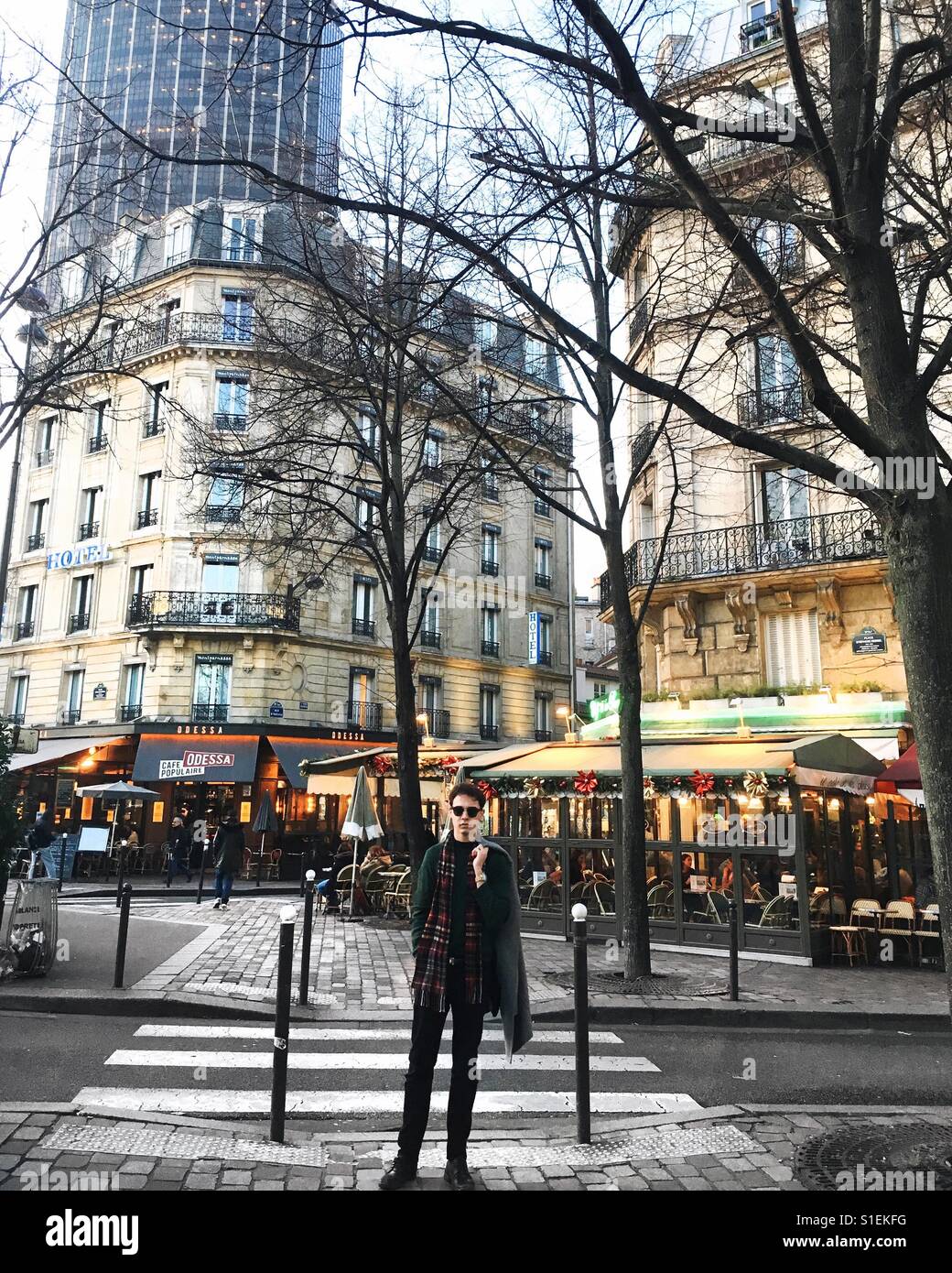 Stylish paris hi-res stock photography and images - Alamy