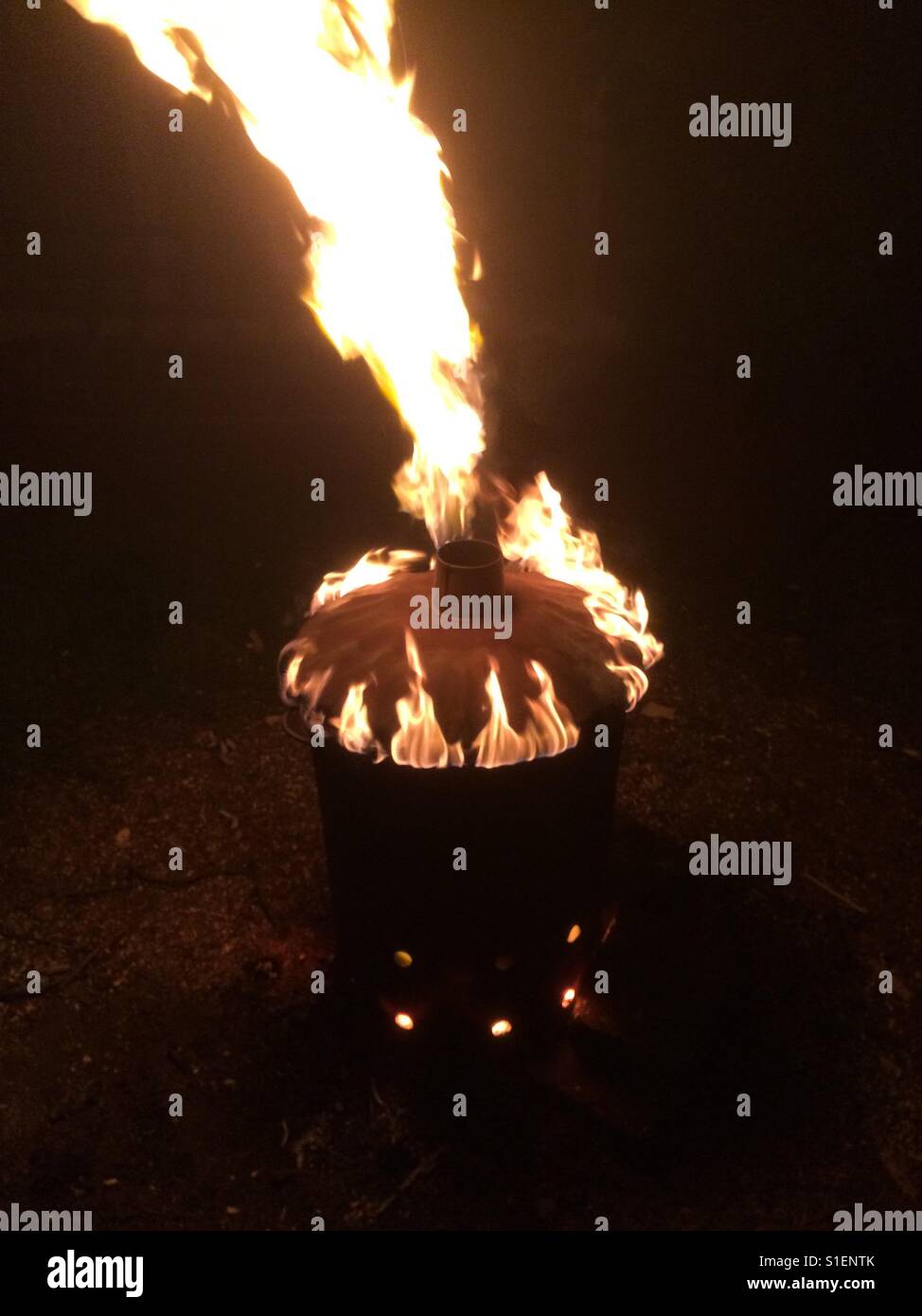 Fire in a bin hi-res stock photography and images - Alamy