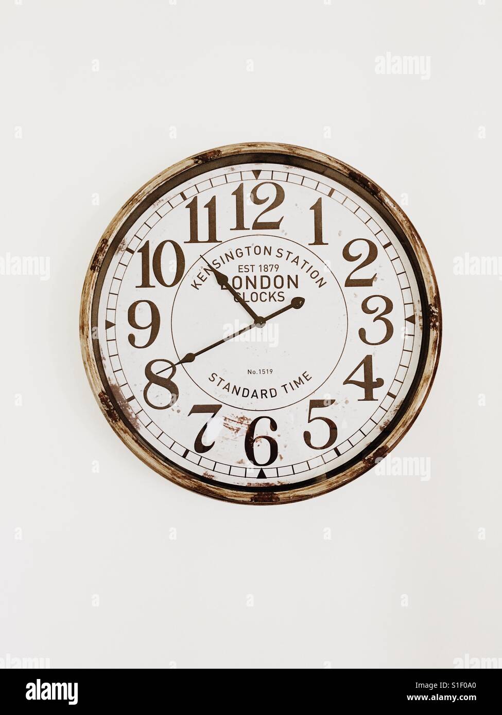 London clock hi-res stock photography and images - Alamy