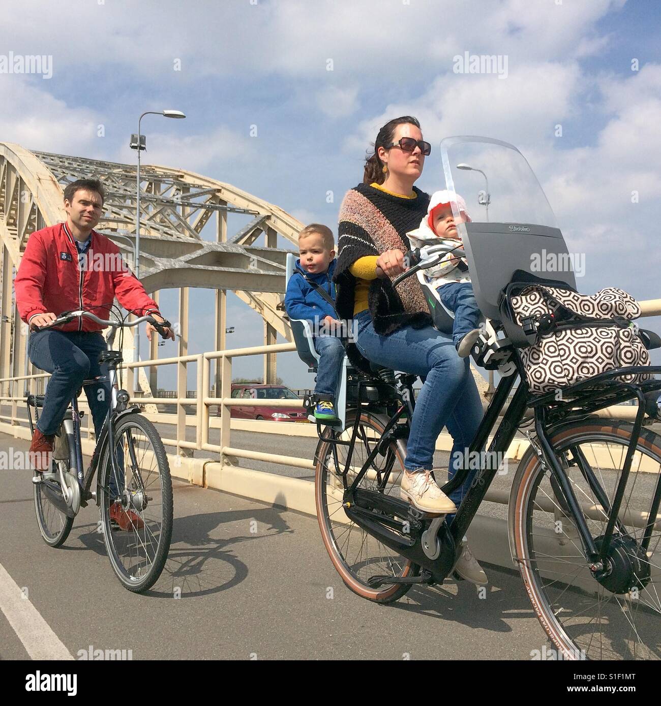 Children Riding Bikes Stock Photos & Children Riding Bikes Stock Images ...