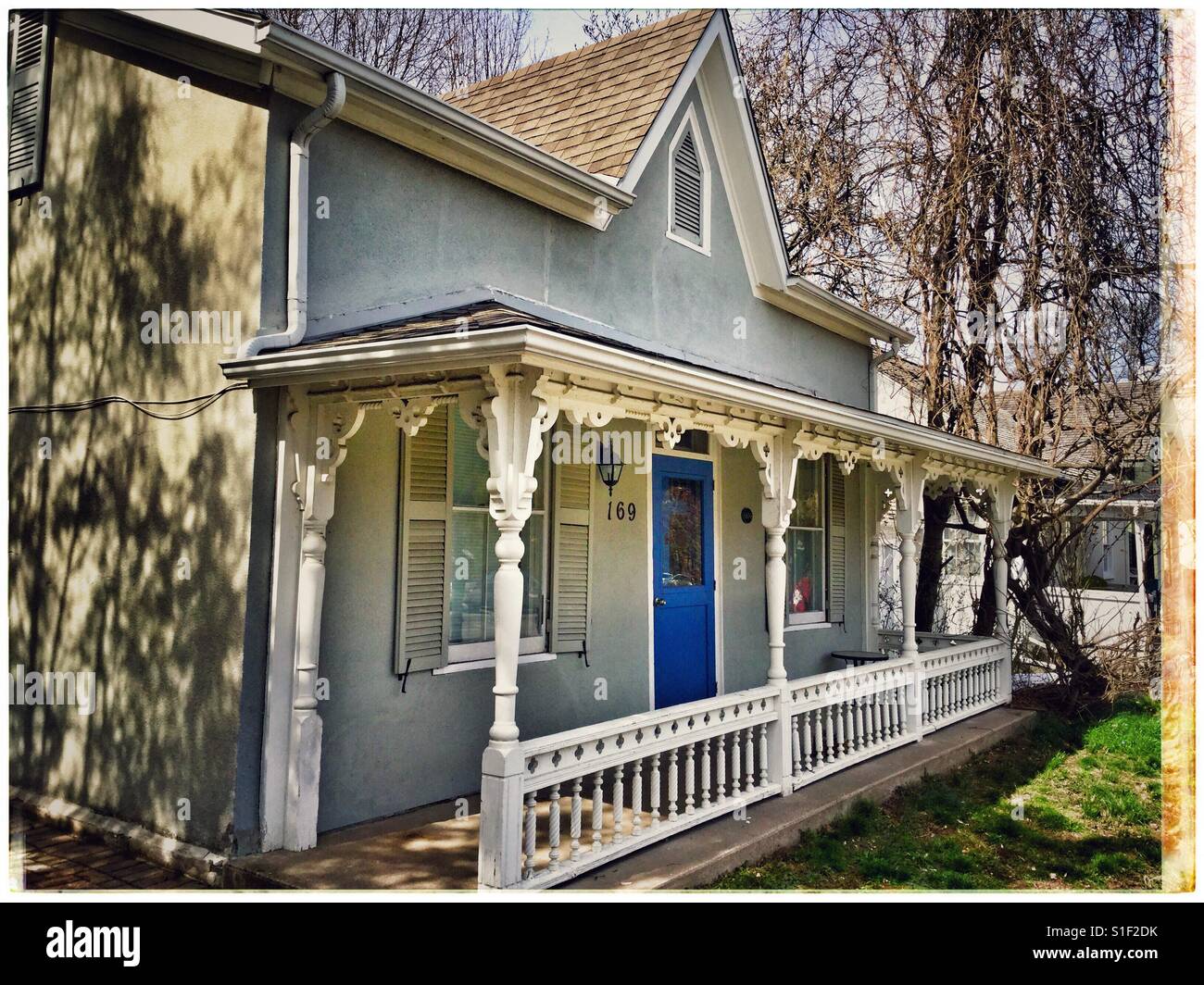 Vintage historic home in Niagara on the lake Stock Photo - Alamy