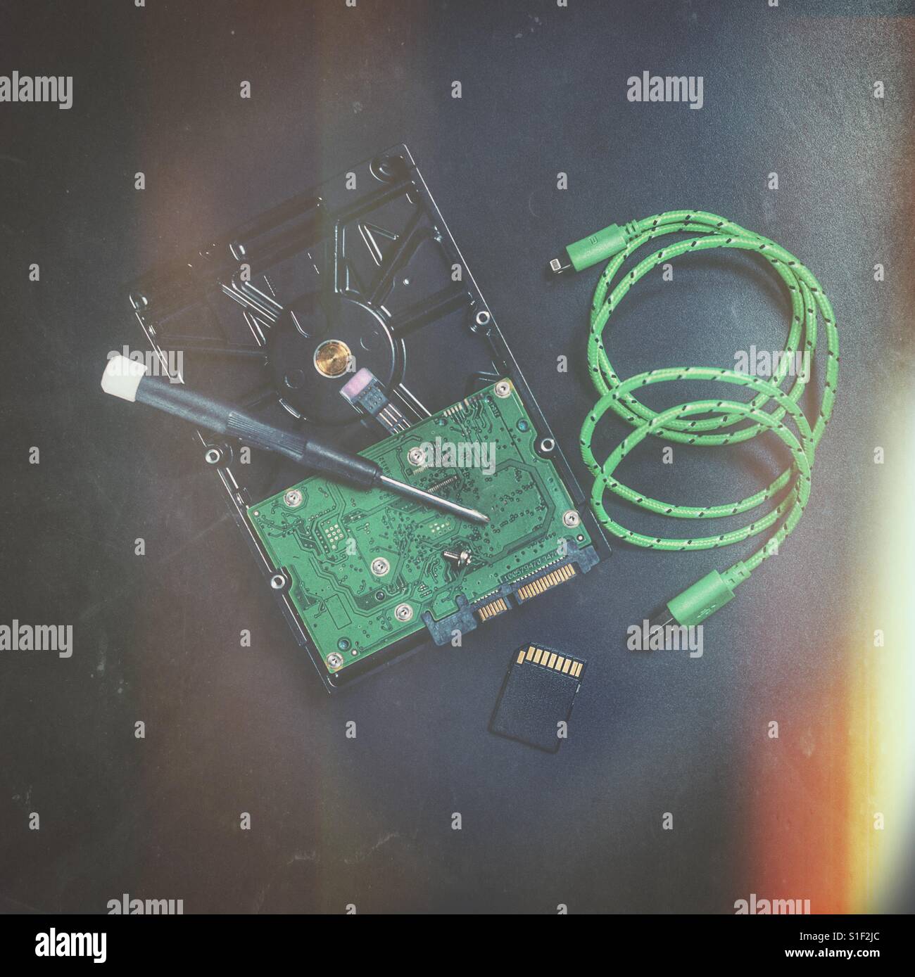 Cable hardware smartphone stock photos and images - Alamy