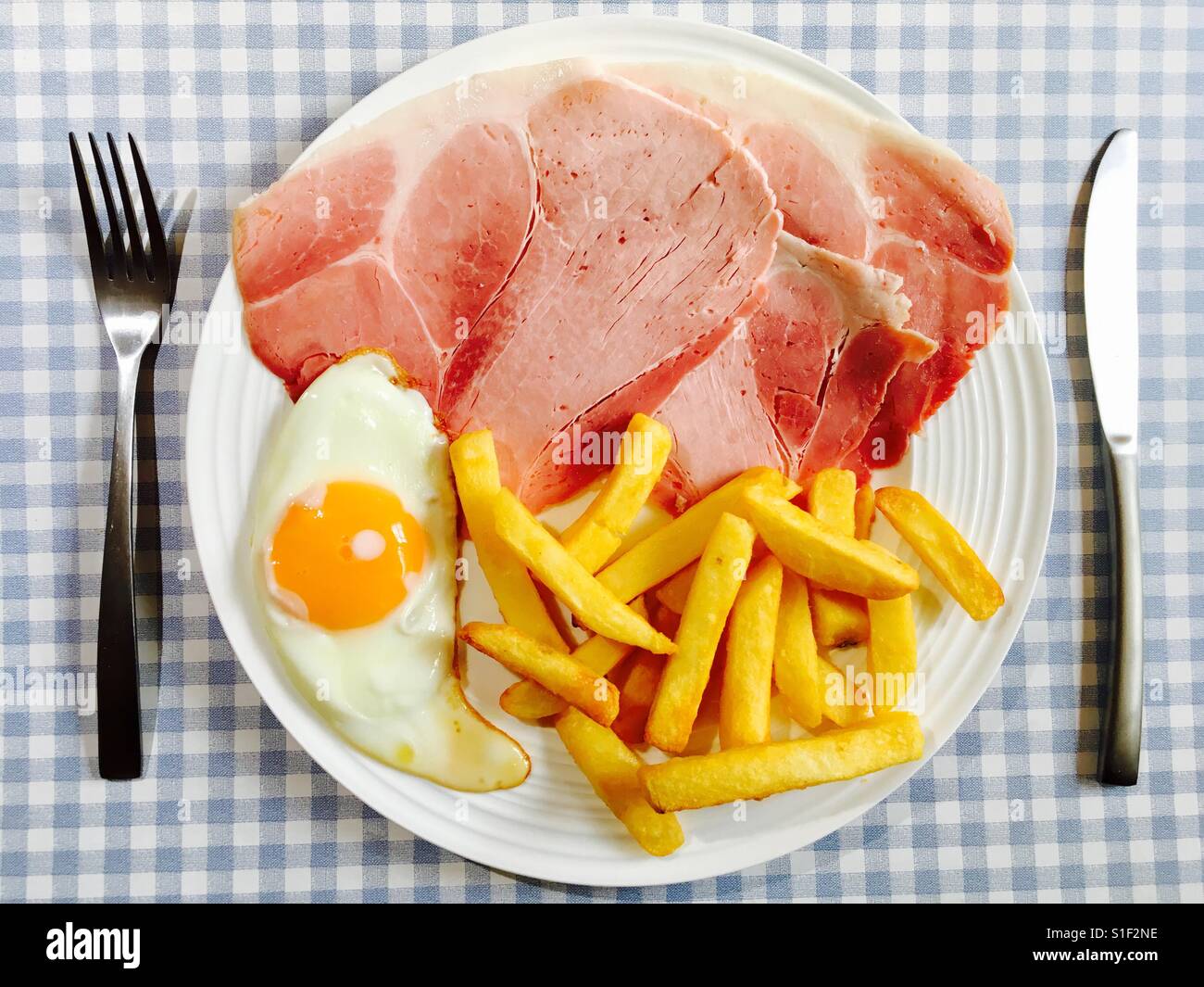 Ham, fried egg and chips Stock Photo - Alamy