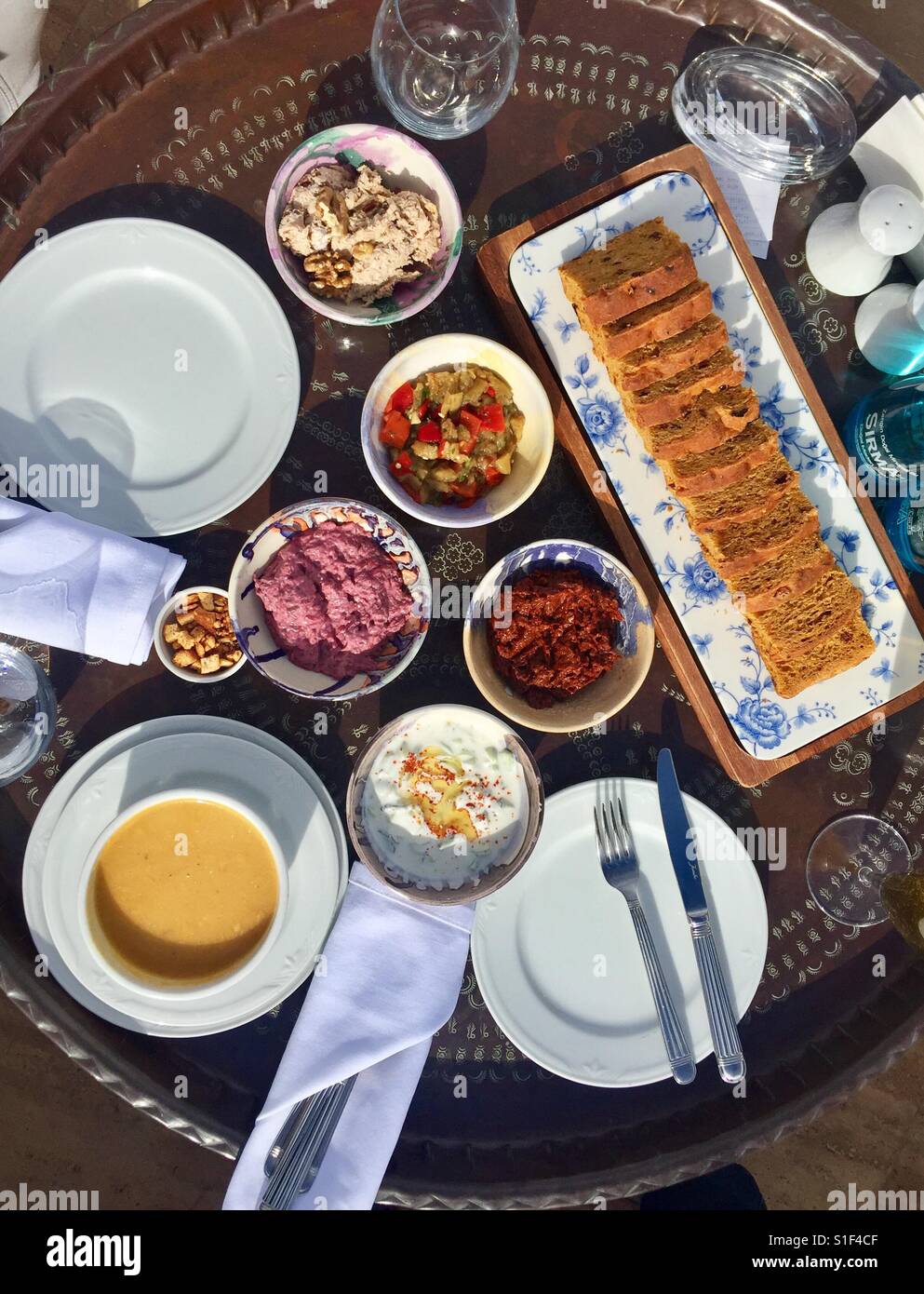 Turkish mezze hi-res stock photography and images - Alamy