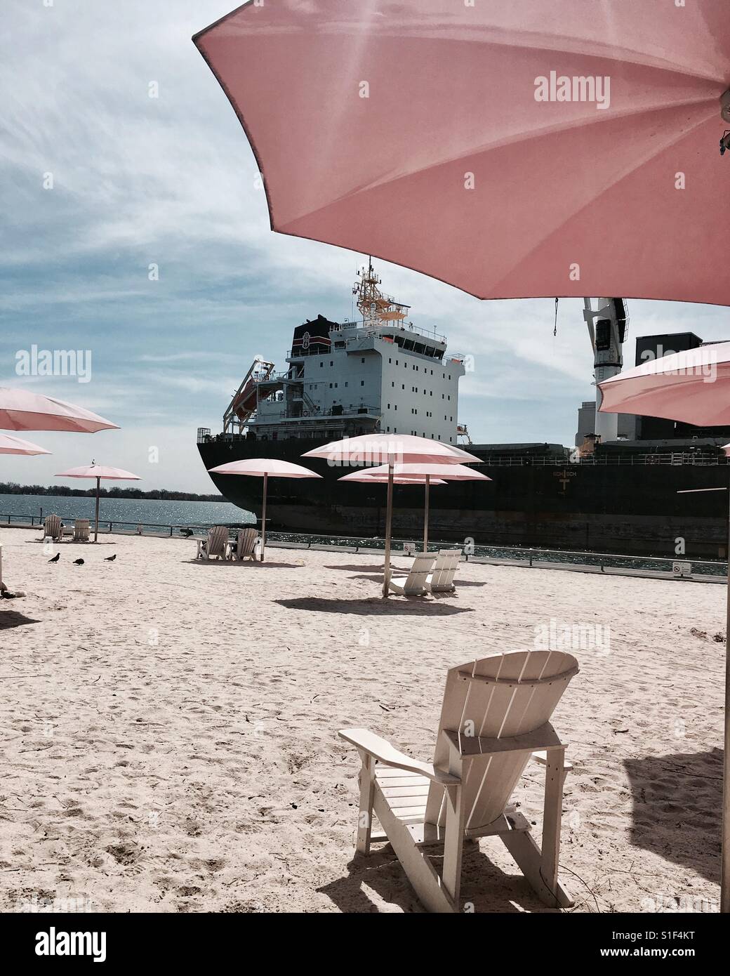 Toronto Sugar Beach High Resolution Stock Photography and Images - Alamy