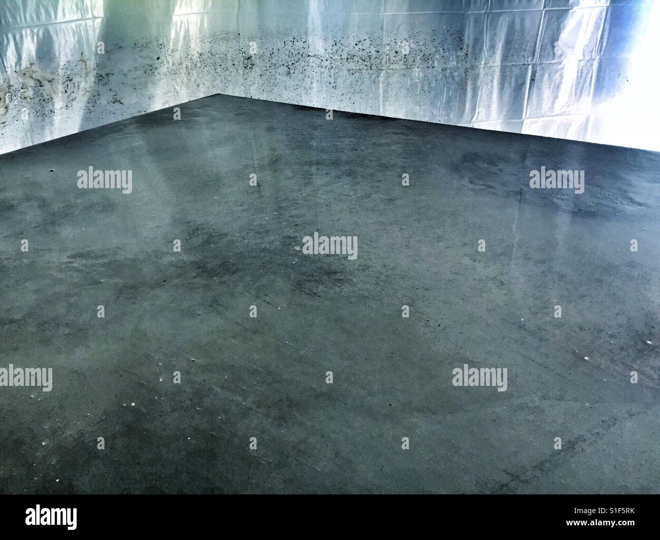 Concrete edge hi-res stock photography and images - Alamy