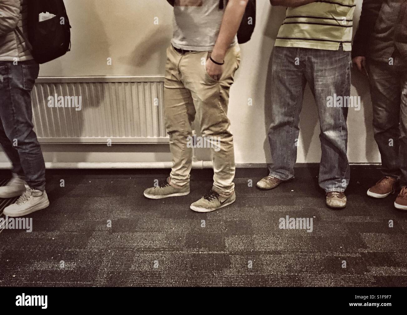 Queuing British style Stock Photo - Alamy