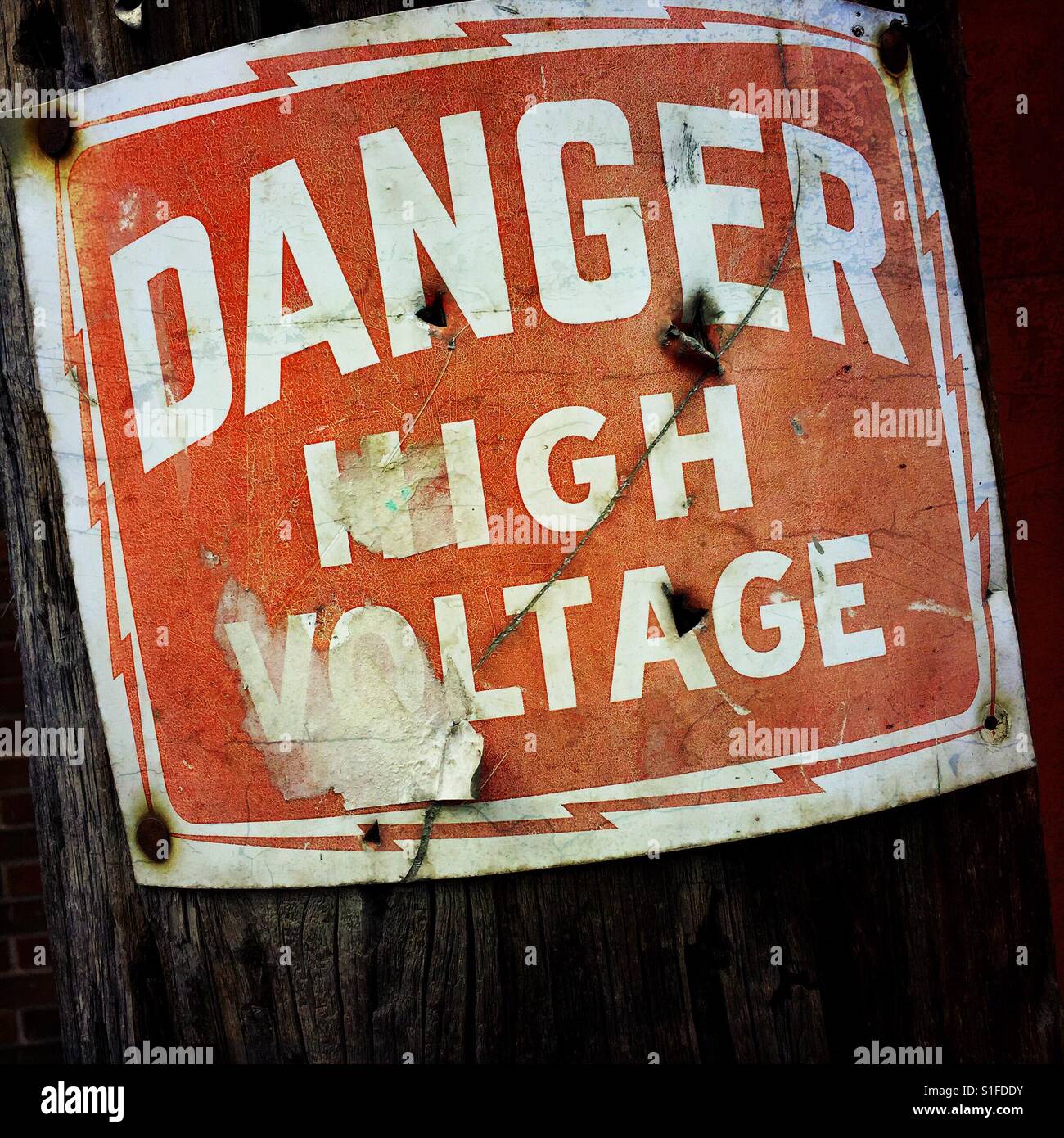 Danger high voltage hi-res stock photography and images - Alamy