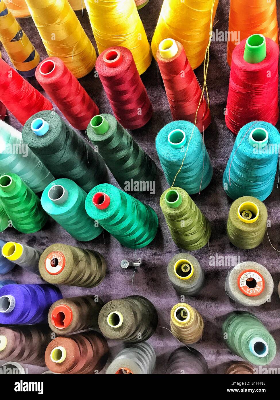 Thread board hi-res stock photography and images - Alamy