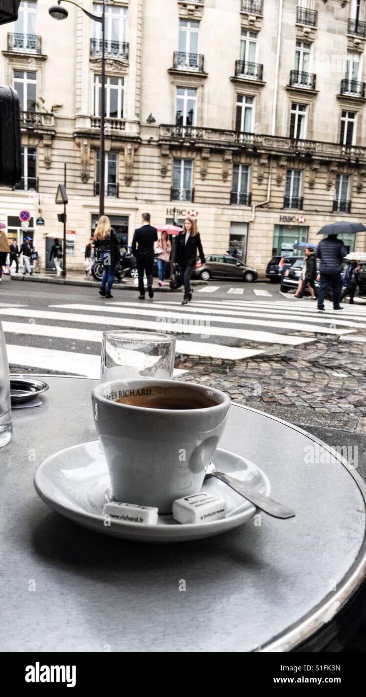 Paris cafe terrasse hi-res stock photography and images - Alamy