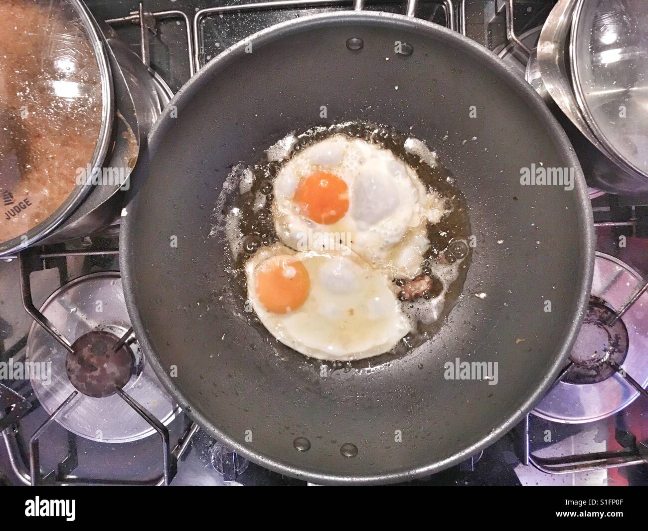 Double fried egg hi-res stock photography and images - Alamy