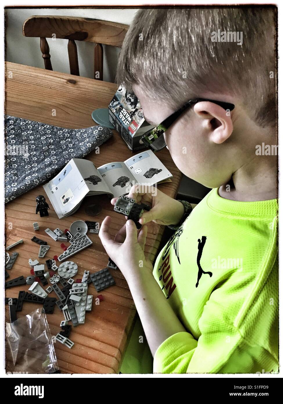 Star wars kit hi-res stock photography and images - Alamy