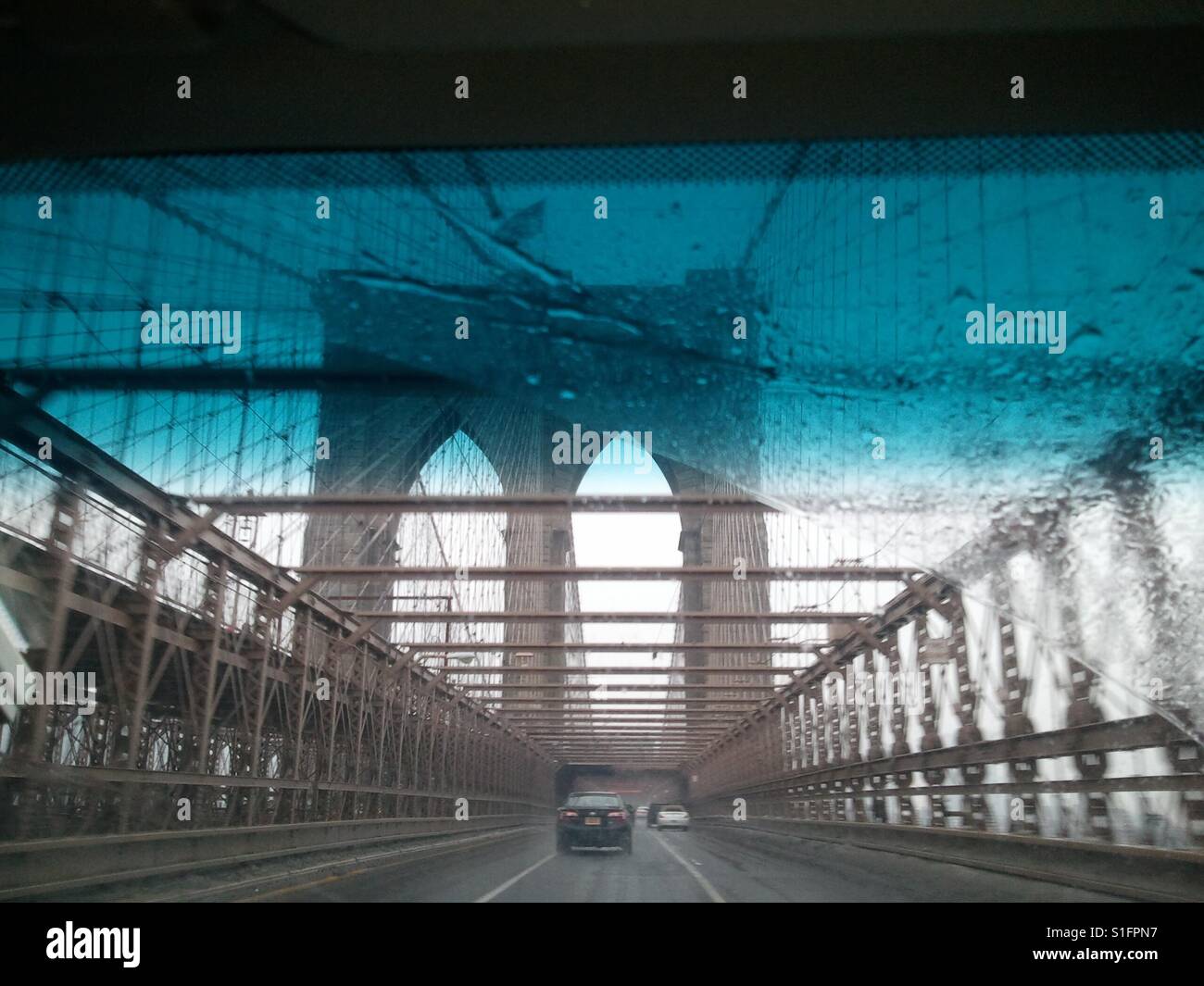 Driving on the Brooklyn Bridge Stock Photo - Alamy