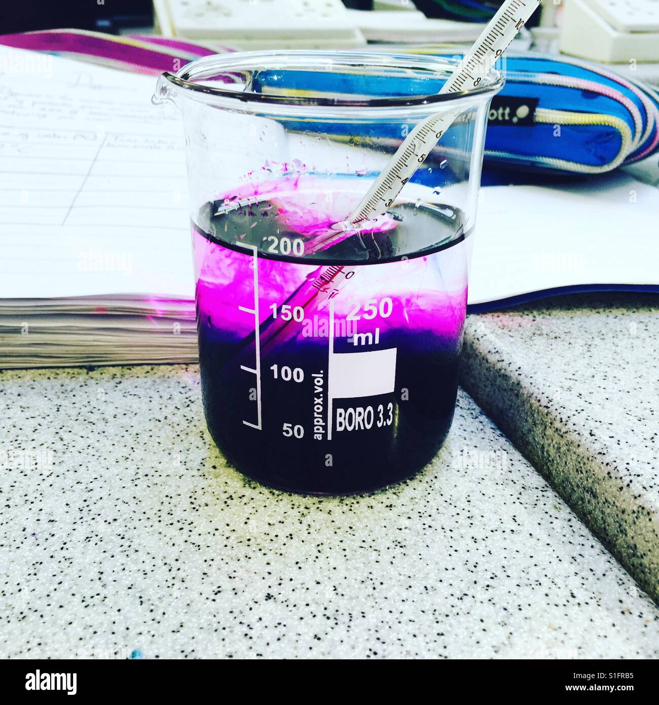 School science class hi-res stock photography and images - Alamy