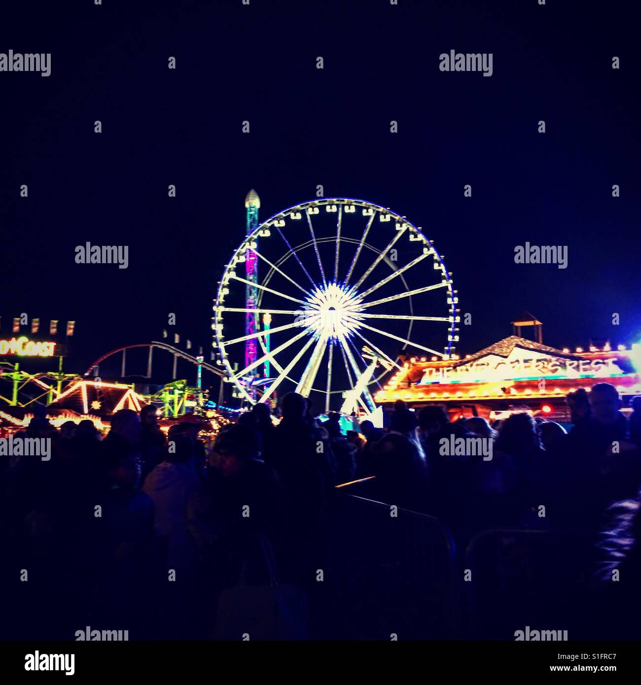 Fairground silhouette hi-res stock photography and images - Alamy