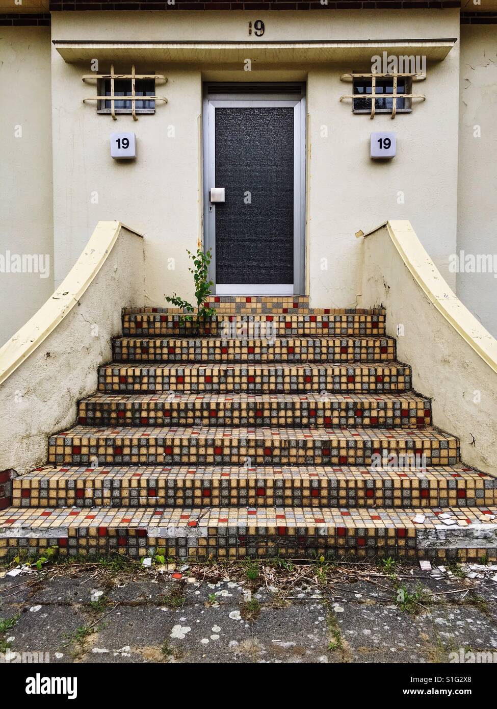House 19 hi-res stock photography and images - Alamy