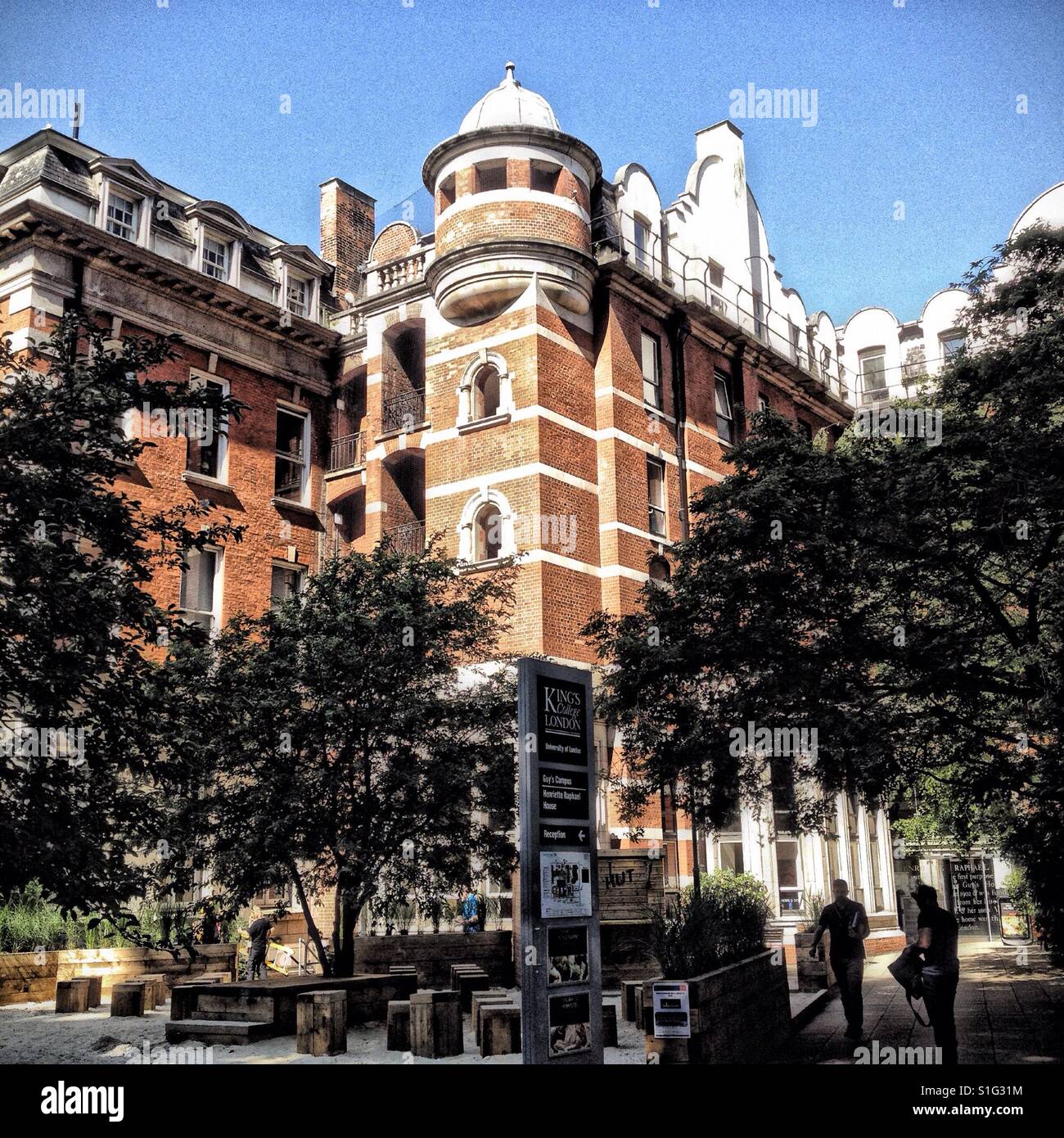 Kings college university campus building hi-res stock photography and ...