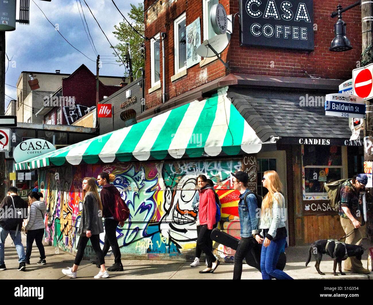Busy toronto neighbourhood hi-res stock photography and images - Alamy