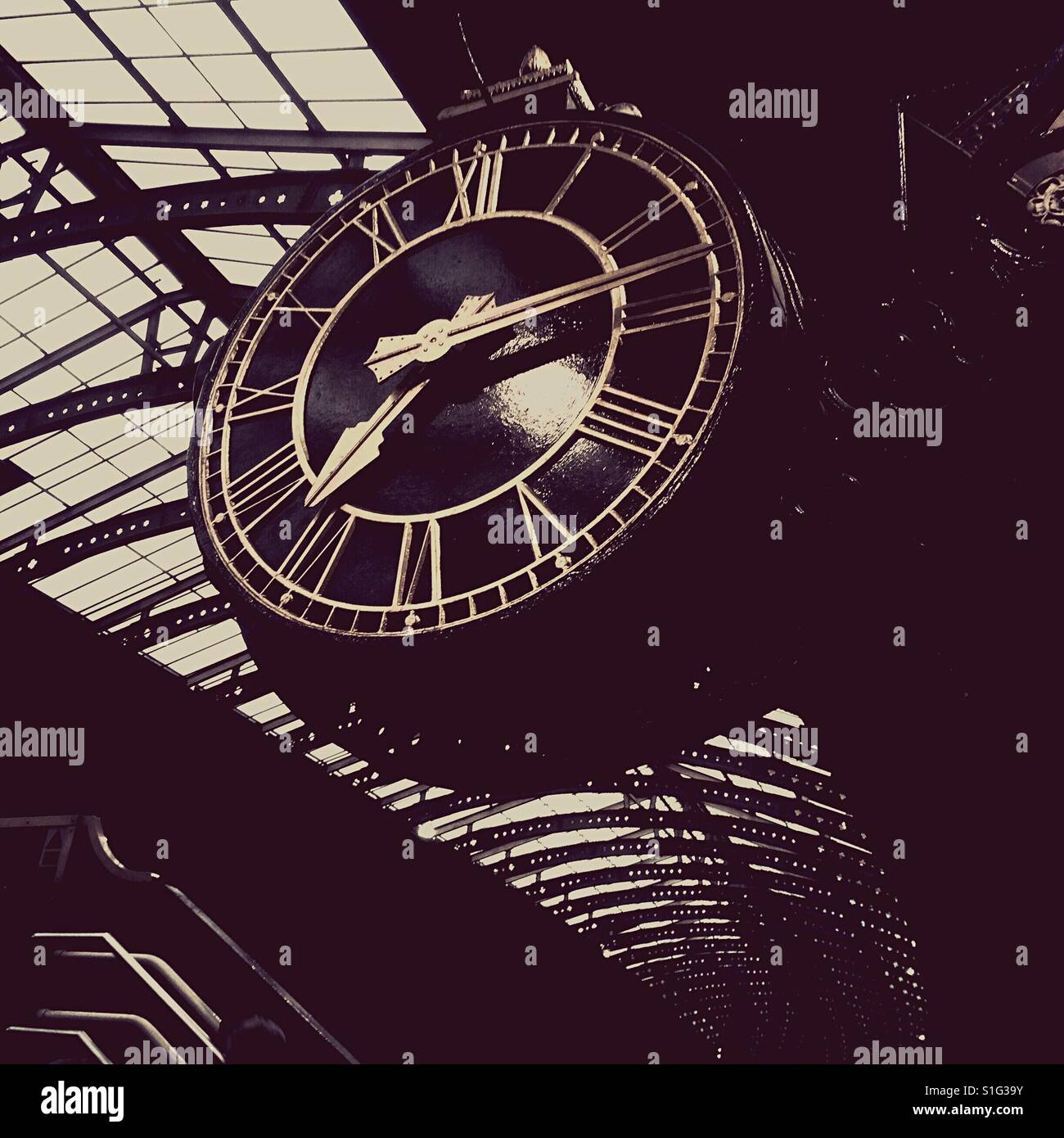 Railway station clock hi-res stock photography and images - Alamy