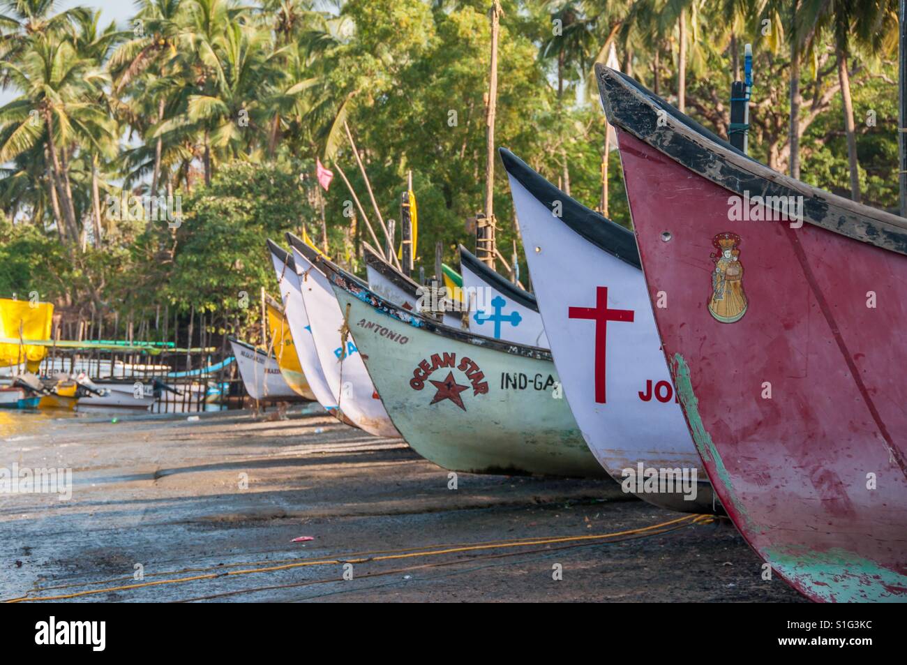 India row boat hi-res stock photography and images - Alamy