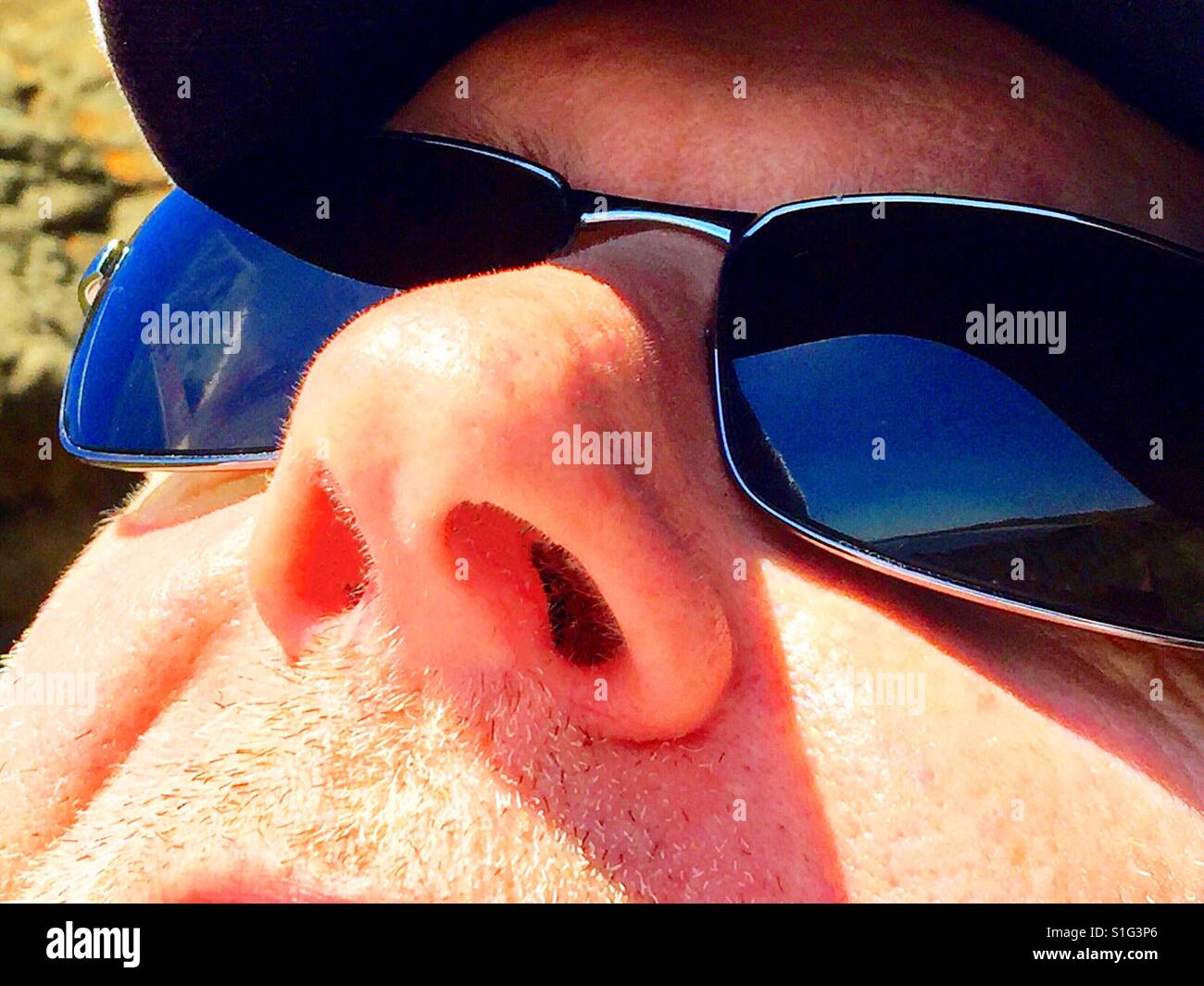 Keeping sun out hi-res stock photography and images - Alamy