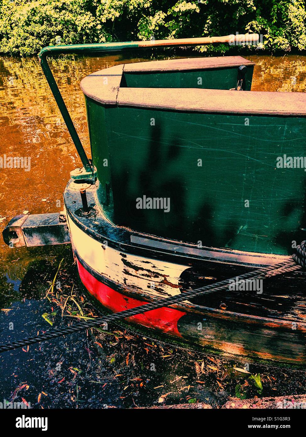Narrowboat tiller rudder Stock Photo - Alamy